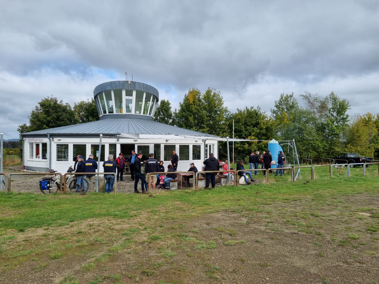 Besuch der Feuerwehr Mehren/Schalkenmehren - Flugplatz Daun-Senheld